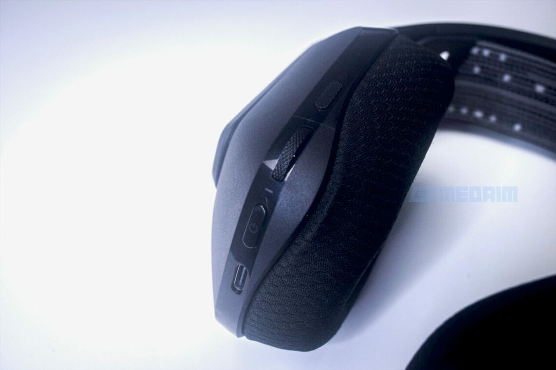 Review Logitech G733: Headset Wireless Berkualitas - Gamedaim