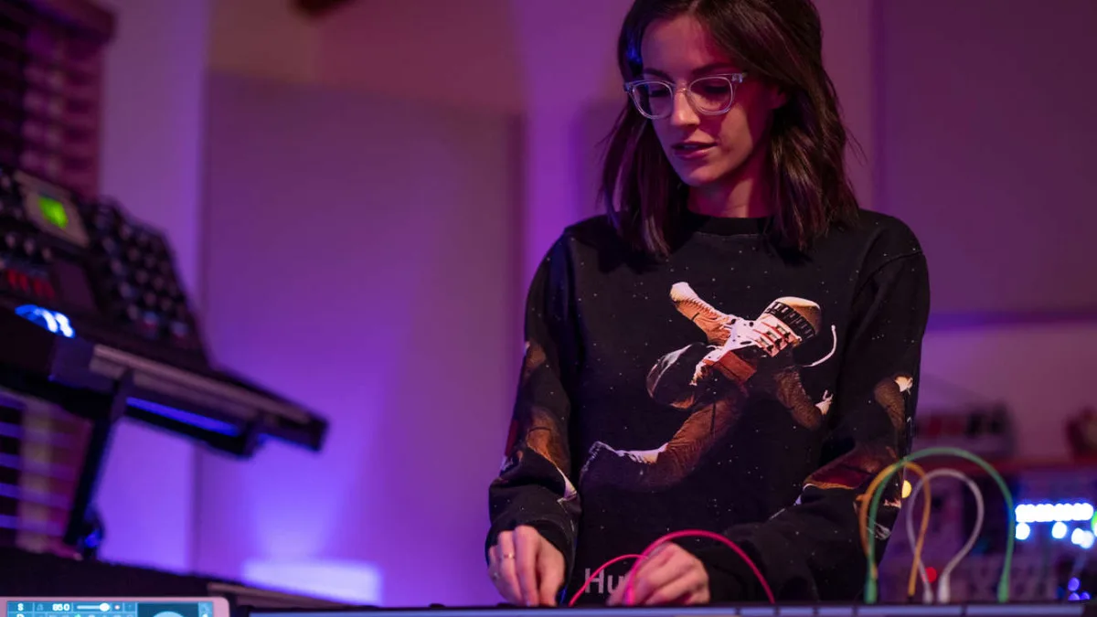 Sarah Schachner: Soundtrack Call of Duty: Modern Warfare II Bukan ...